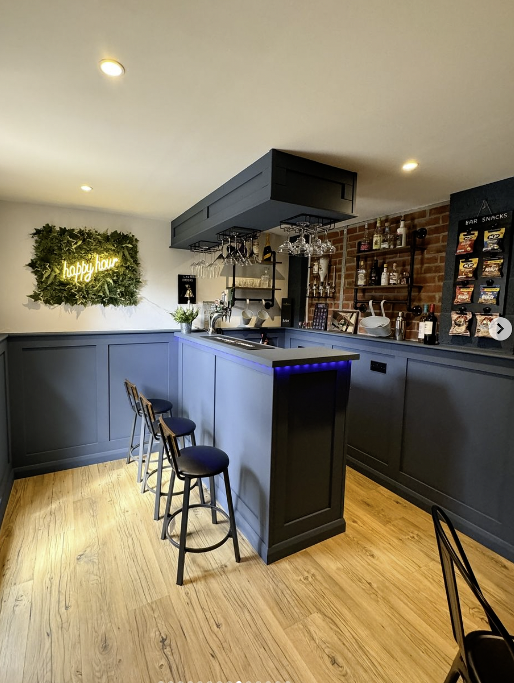 30 Chic Small Home Bar Ideas For Your Place! - thedecorhomer.com